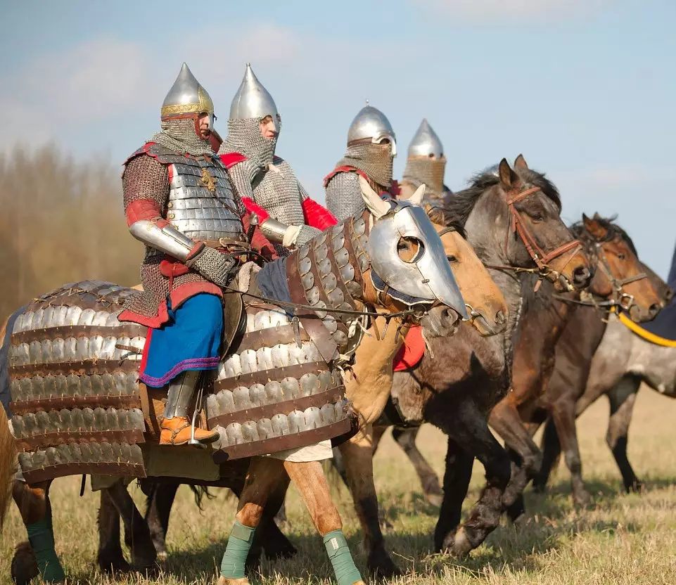 De wereld van de overledene Genghis-Khan. Deel 79. De eerste Poolse opstand