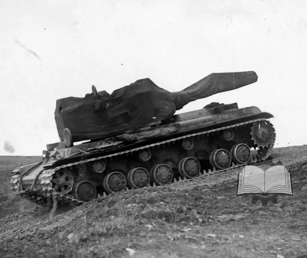 In the spring of 1941, the T-220 was used as a running stand for testing units for KV-3