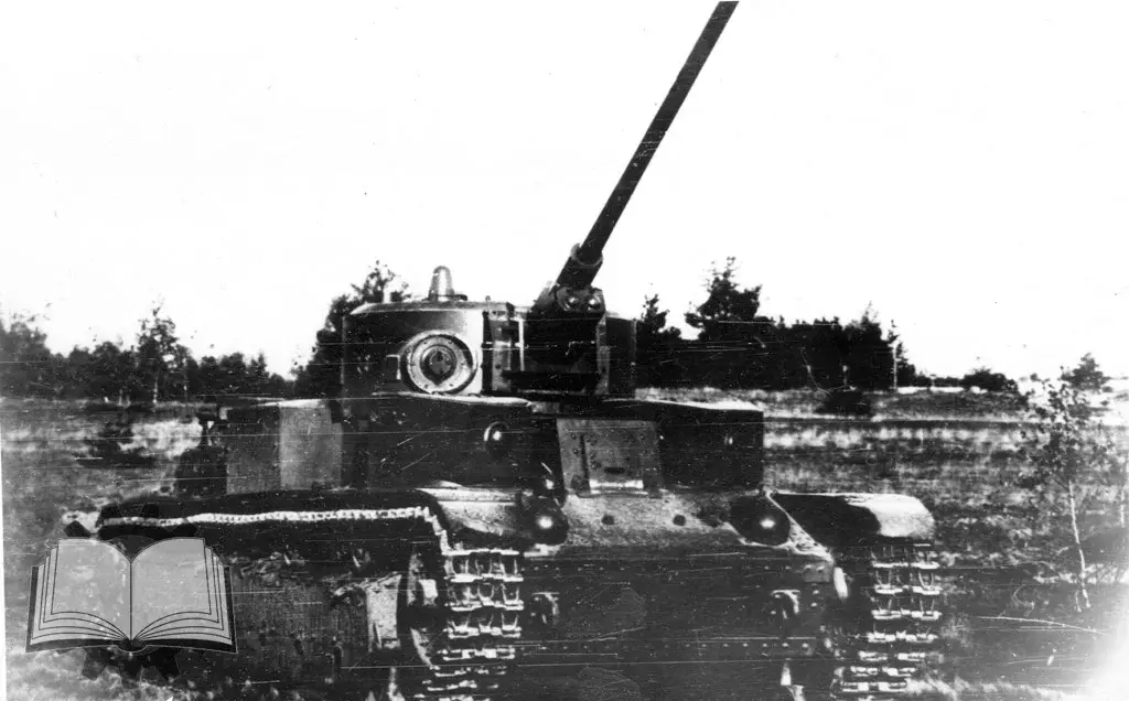 Эхний дээж F-30-ыг 1940 оны 9-р сард бэлэн болжээ