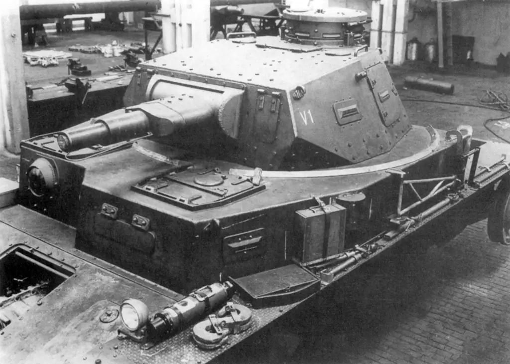 Yuri Pasholok. Panzer IV. Spesialis sempit saka profil sing amba