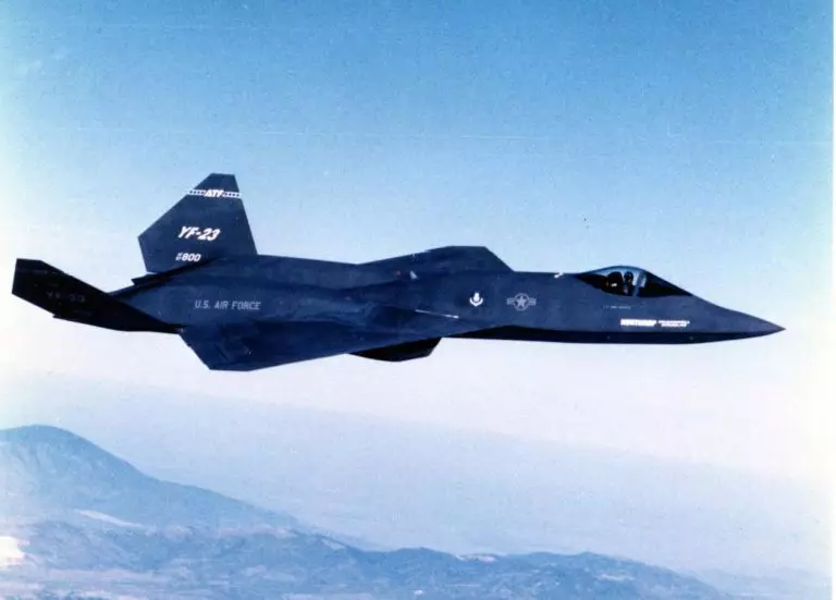 Un loitador americano experimentado YF-23