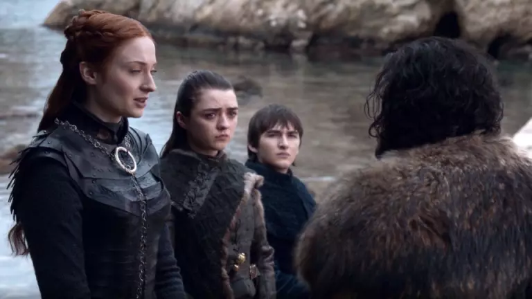 Sansa, Aria နှင့် Bran Infars တို့သည် John Snow ကိုနှုတ်ဆက်ကြသည်