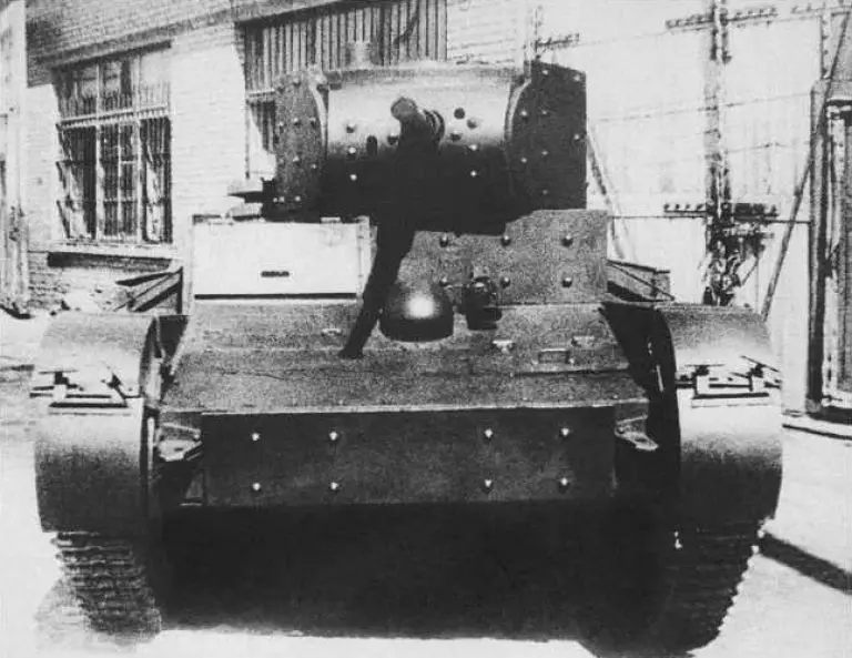 春1940年にシールドT-26タンク。ソビエト - フィンランド戦争の間に工場No. 174によって開発された計画に従ってタンクが消費されます。