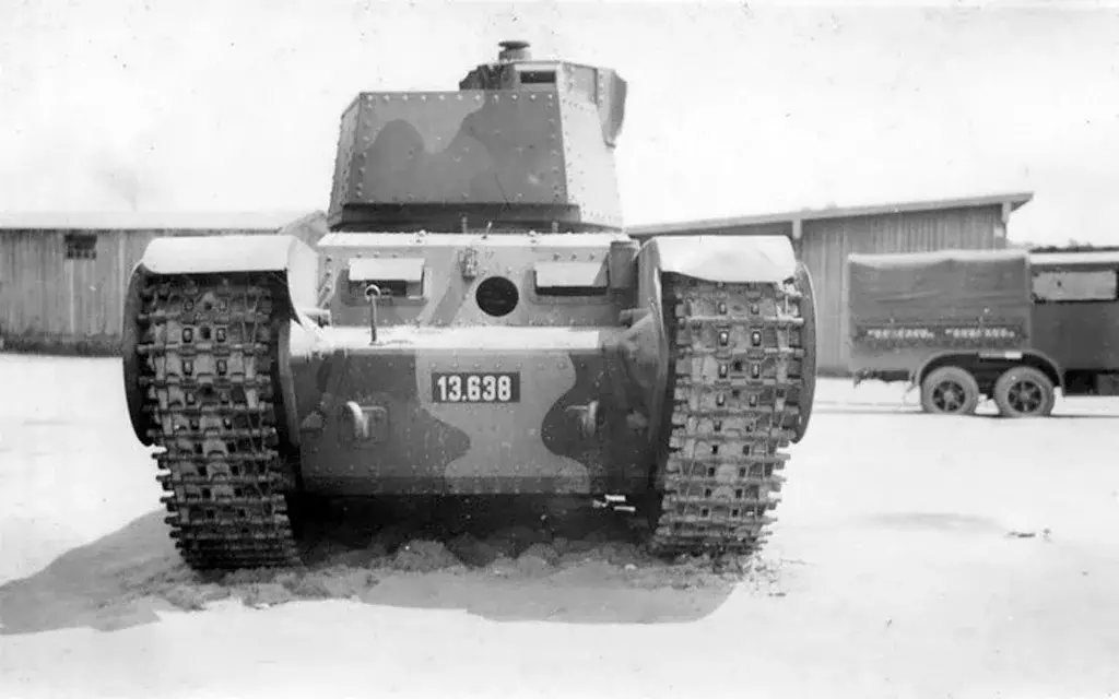 Út it eachpunt fan 'e chassis wiene de tanks lykweardich, mar it š-II-6 wie foarsjoen fan in minder krêftige motor