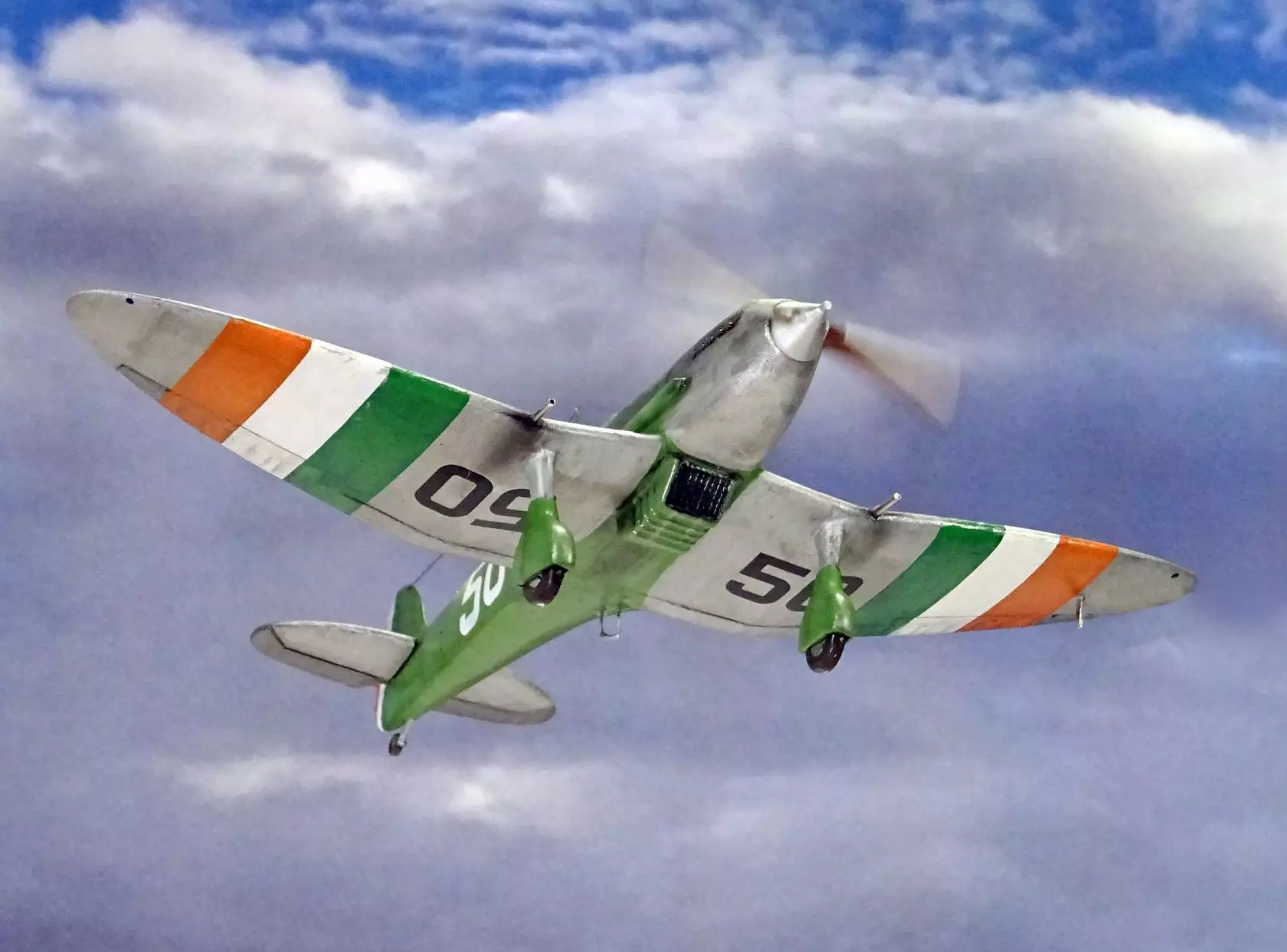 Supermarine Skylark Mk.i (страничен номер 50) от 1-ви ескадрила на въздушния корпус на армията на Ирландия (IRIS Airp Air Corps - IAAC) Baldonnel (Baldonnel), Дъблин; Края на 1938 година.