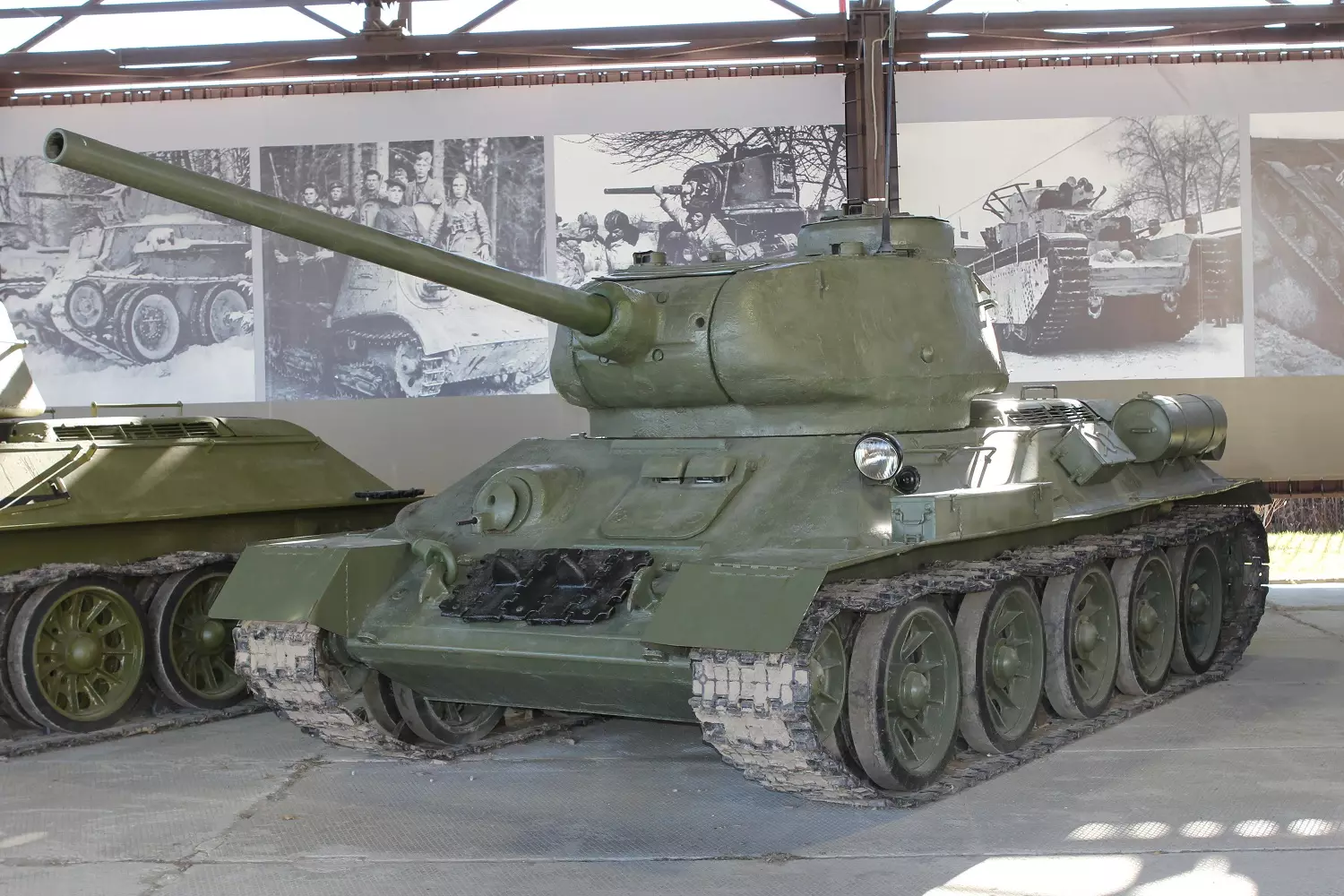 T-34-85.