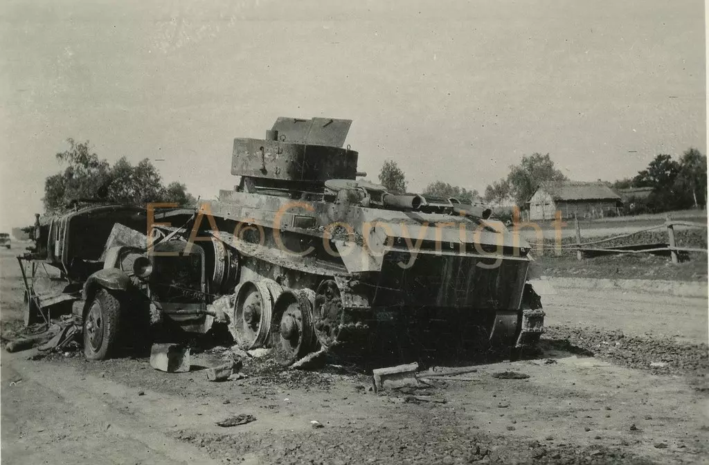 Prokhorovka 1941. Kev sib ntaus sib tua ntawm 12 lub tsev faib tawm ntawm 8 lub tsev nyob ze ntawm lub zos ntawm cheeb tsam ntawm thaj chaw.