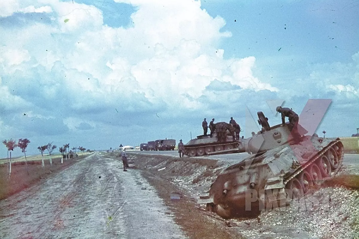 پروهووروا 1941. سٿ ريوين علائقي جي ڳوٺ جي ويجهو 8 ٽڪڪي ڊويزن جي جنگ جي جنگ.