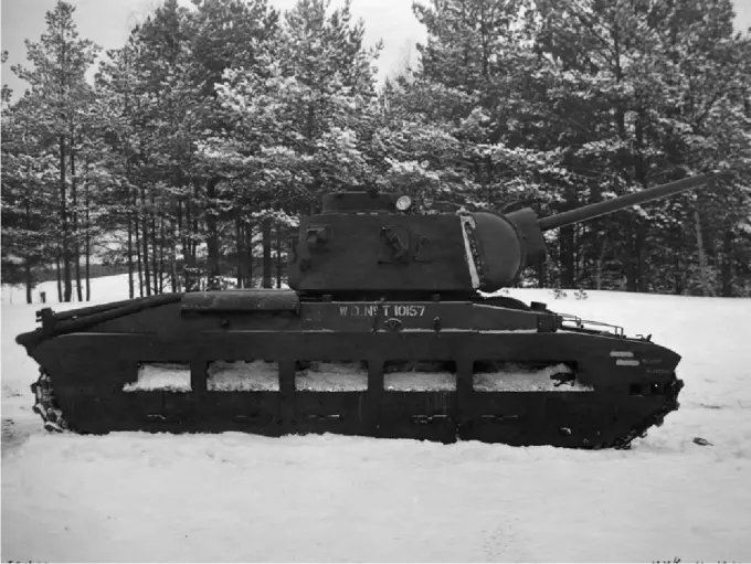 A thástáil san APSS. Armáil an umar coisithe Matilda III Sóivéadach 76.2-mm Gun F-96