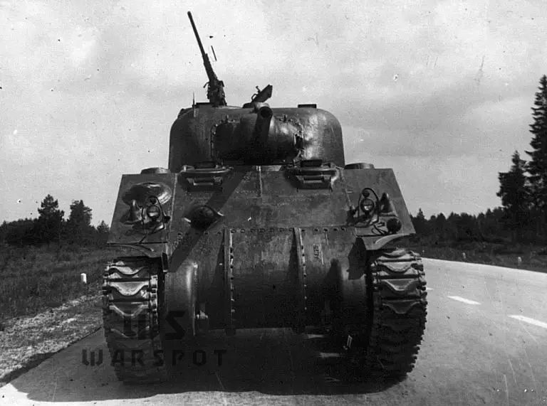 Inspekcijski uređaji vozača i njegovog pomoćnika bili su pritisnuti da bi bili instalirani na novim tenkovima u jesen 1942. Cisterne su stigli u SSSR bili su među potonjem, koji su bili opremljeni njima