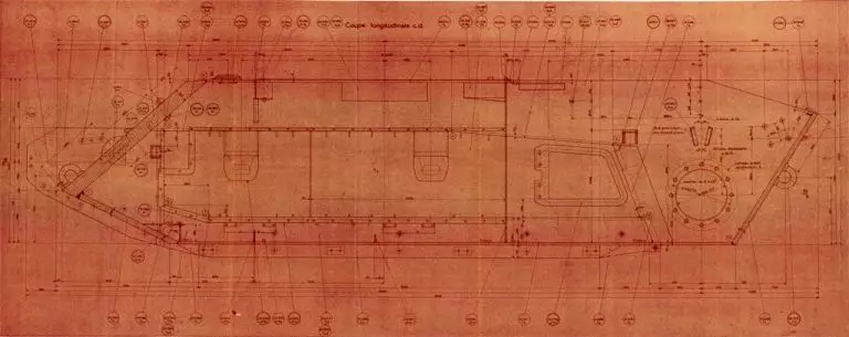 Tpinġija ARL 44 Kawża, datata Frar 1945. Saż-żmien fl-insistenza tal-ħxuna militari tal-windskrin ta 'fuq, żdiedet minn 60 għal 120 mm