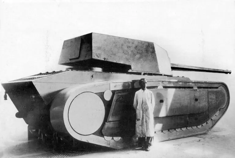 تخطيط خشبي بحجم ARL 44، بنيت في صيف عام 1945 في مصنع رينو