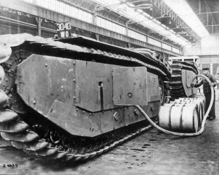 Serial tootmise ARL 44 Renault tehases, 1947-48.