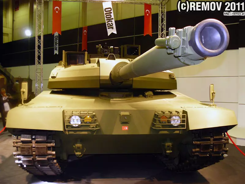 Tank ya Turukiya Tliay arateganya gukurungura Ikirusiya T-90c na Ukraine Optot-m