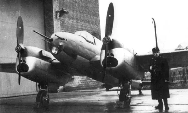 Die eerste prototipe PZL P-38 / Ek met Ranger enjins en hout skroewe