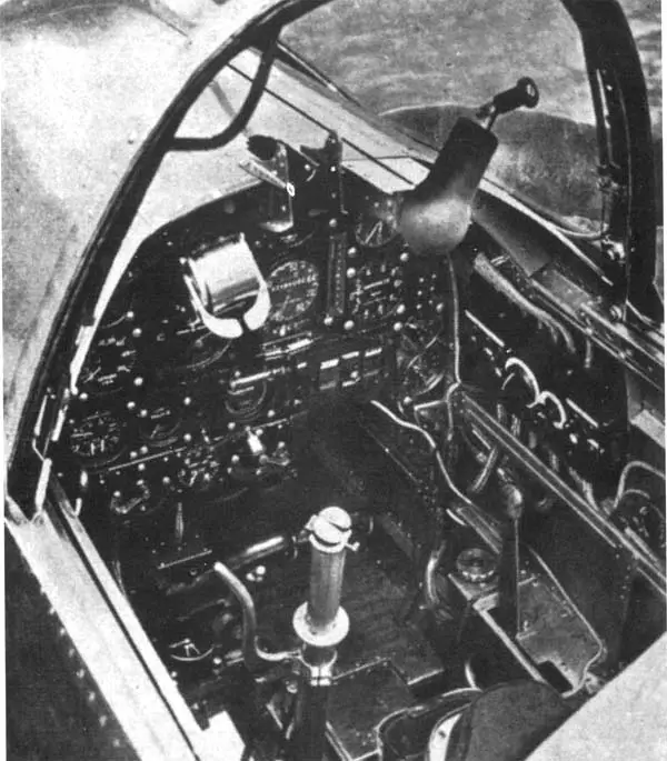 Cabin pilot sa ikaduhang prototype sa usa ka batid nga multi-purpose combat aircraft PZL P-38 / II