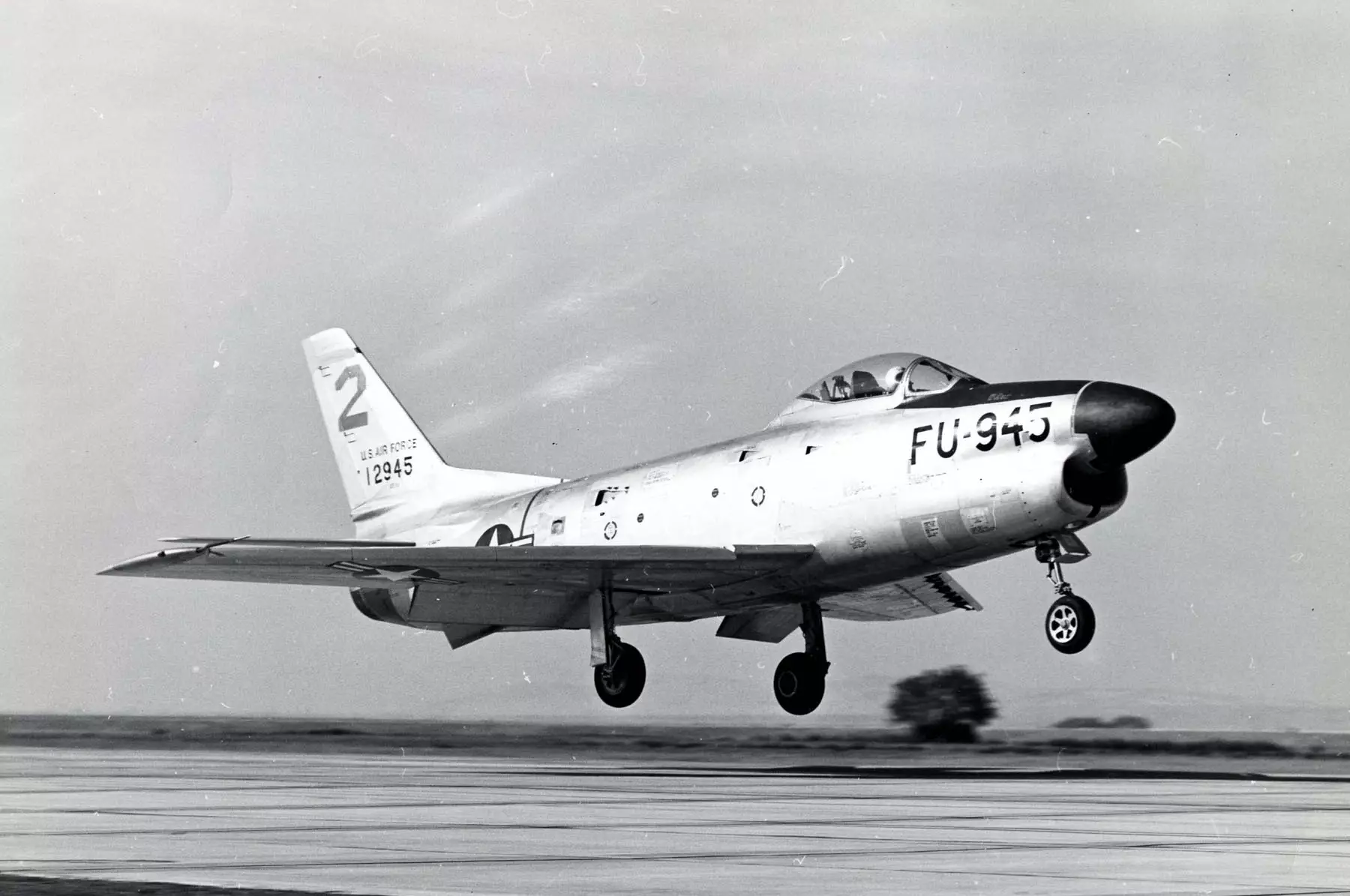 ເຮືອບິນໄວທີ່ສຸດໃນໂລກ. ພາກທີ 31. ນັກຕໍ່ສູ້ເຫນືອອາເມລິກາ F-86A / D Saber, USA 1948-52