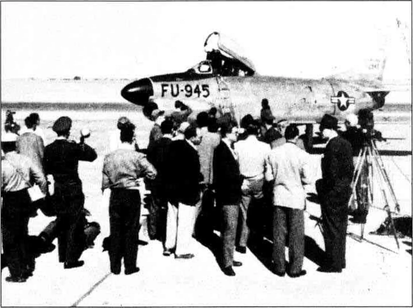 F-86D-20 vegter (reeksnommer 51-2945) Kaptein James Slade Nash, wat op 18 November, 1952 geïnstalleer 'n spoed rekord van 1124,14 km / h