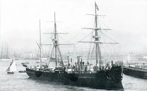 Fiasco francés. Cruiser Cruiser "Uname"