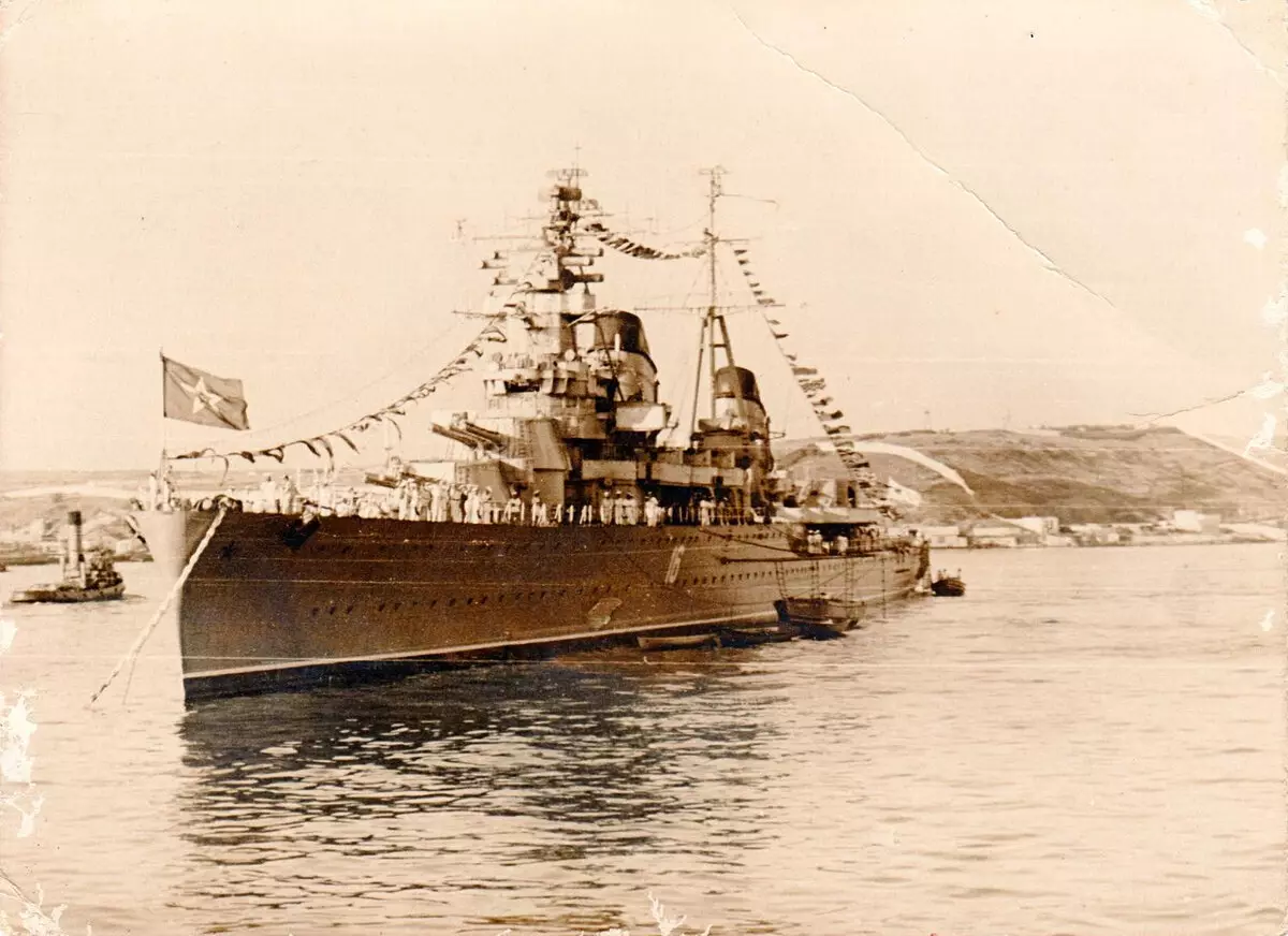 En unødvendig drøm om en stofmisbruger. Light Cruiser "Glory" "Molotov". USSR.