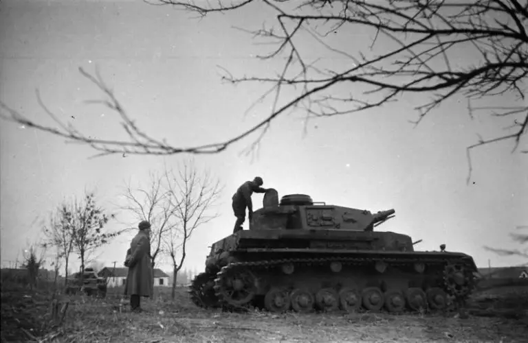 Tank T-4 ng 75th Separate North Caucasian Front Tank Battal