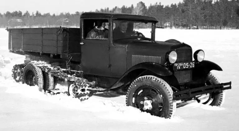 Werethod Gaz-65 bi tevgerên şopandinên rastîn ên sivik. Sibat 1940.