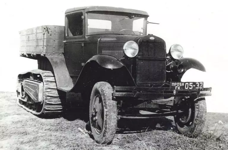 GAZ-60P mejorado con orugas forzadas. 1940 año