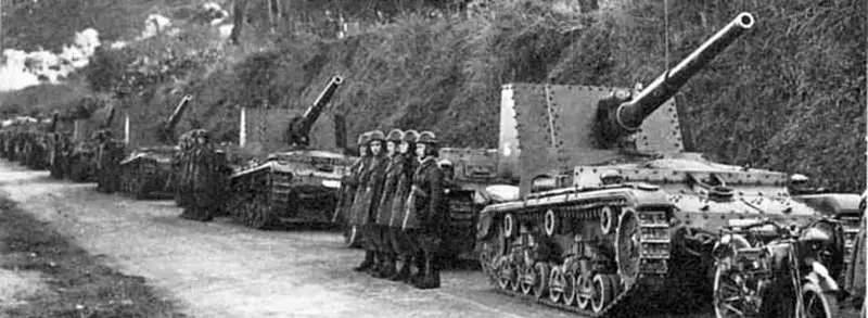 1943年1月，西西里島的Semovente M41M DA 90/53組之一。搬運。