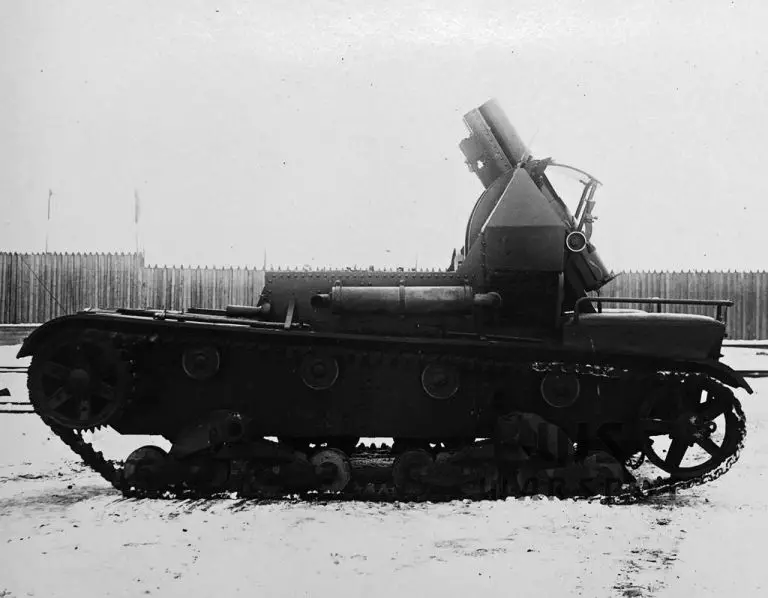 Zpočátku, všechny SU-5 měly podpůrné válce raného typu - ukázaly nedostatečnou zkoušku