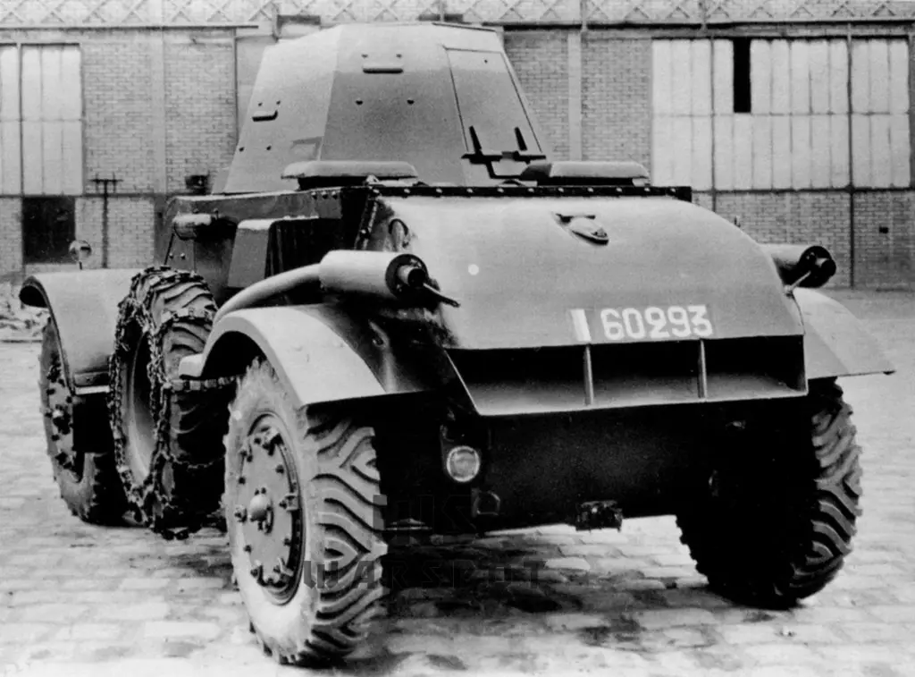 装甲車のシリアルリリースでは1940年2月末に拒否されました。ドイツの攻撃の始まりまでにフランスの軍隊で遊んだ理想車の追跡は、ドイツの攻撃の始まりによる、彼らは新しい世代の戦闘車のサンプルだけを経験しました