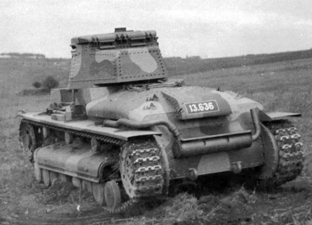 P-II-B kuma bai zama tank tanki ba - V-8-H, na gaba St Vz.39, ya tashi daga gare shi