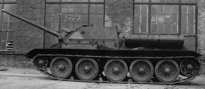 SU-85. நடுத்தர 