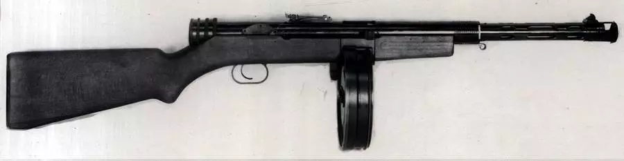 Pistol-Machine OKB-15. Άποψη του δεξιού.