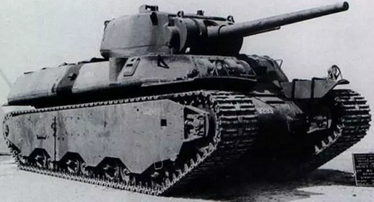 T1E2 Tank Pilota Waqt li juri d-Dipartiment ta 'l-Ordinanza 8 ta' Diċembru, 1941 fil-fabbrika tax-xogħlijiet tal-lokomottivi ta 'Baldwin.