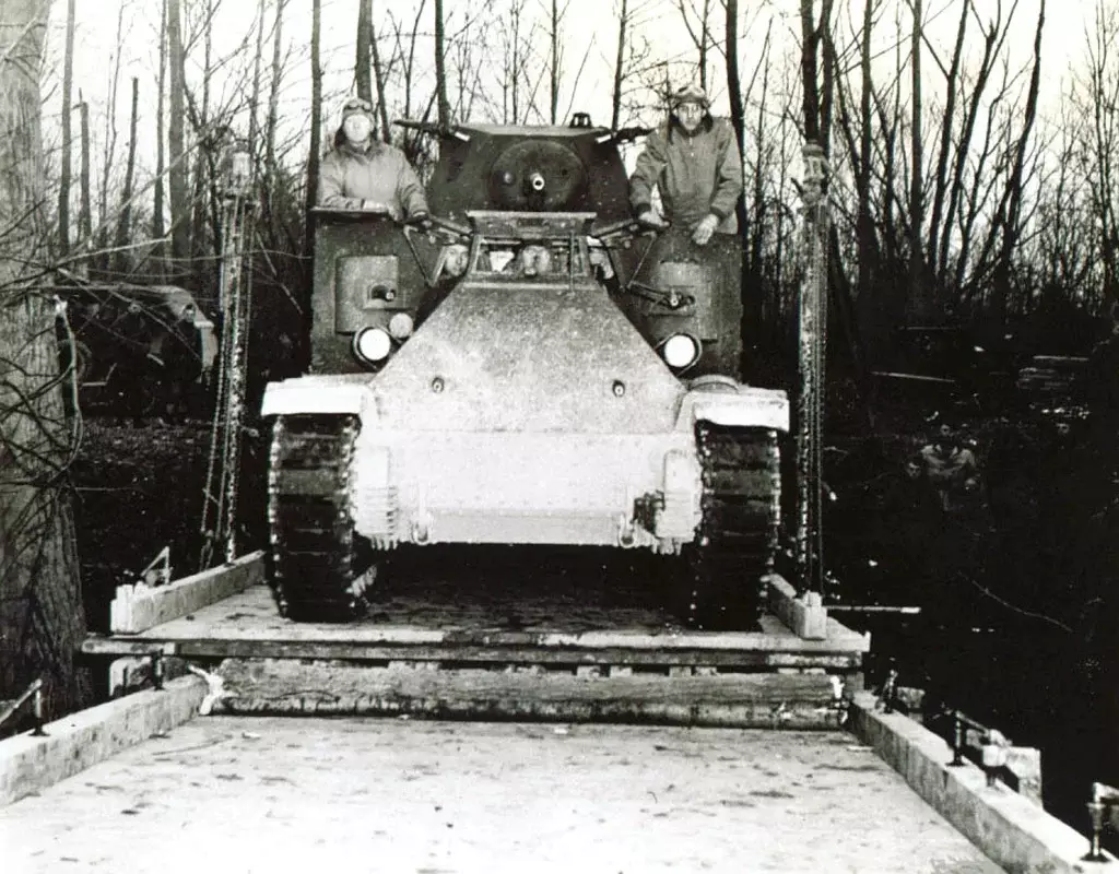 Wekî beşek ji Dabeşa 1-ê Armored, Adar 1941