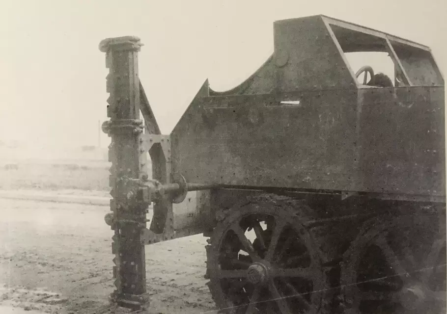 Kërkoni një dalje nga një fund i vdekur. Pjesa 1. Pavesi Autocarro Tagliafili. 1916. Makinë fshirjeje. Ende nuk është një tank