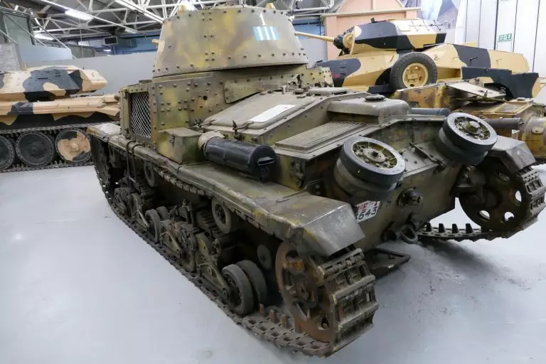 Yрий Пашолок. Carro Armato M 13-40 - Италия армиясенең эшләре