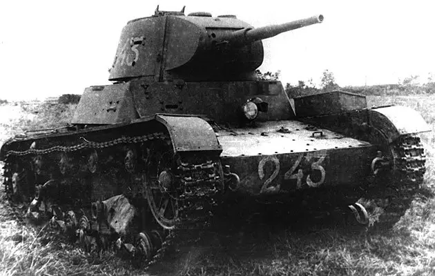 Tanque de luz T-26. la URSS