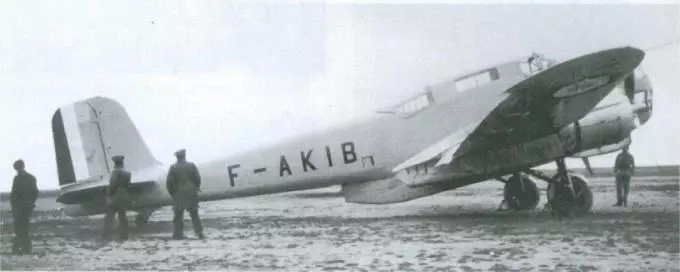 La dua prototipo de la Breguet 462 kun aplikita sur la fuselaje de la F-AKIB civila registro nombro (Shaa)