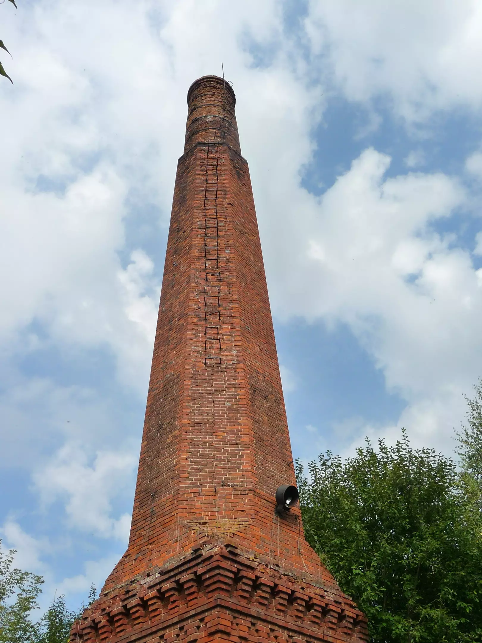 সুন্দর কারখানা পাইপ এবং ভূগর্ভস্থ স্ট্রোক