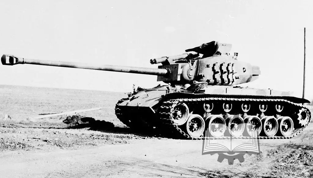 Nws zoo nkaus li tias cov neeg Asmeskas tau co ntawm lub tank fighters rov qab thaum xyoo 1944. Qhov no yog hinting ntawm qhov tseeb uas rau kev sib ntaus tawm tsam cov tso tsheb hlau German tshiab, cov hlau tso tsheb dav hlau tau tsim, tab sis tsis yog cov tso tsheb hlau luam yeeb