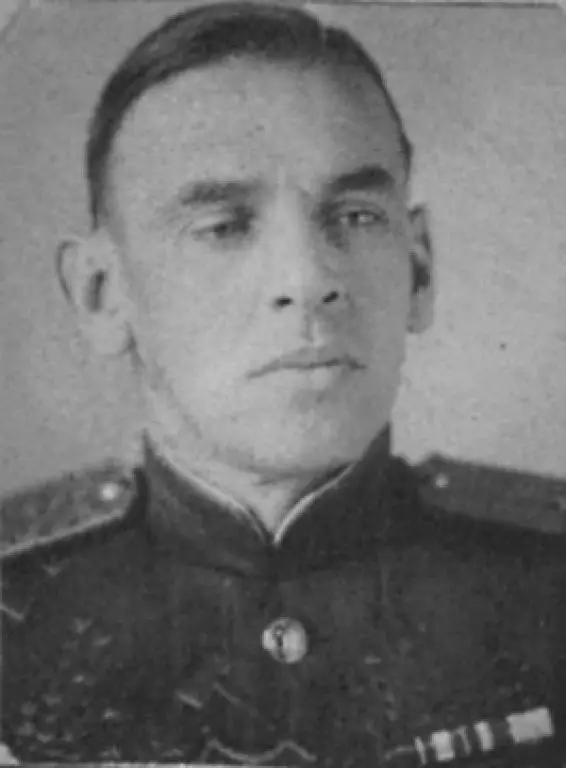 Chefe do contra-almirante Base Naval de Kerch A Admiral A. S. Frolov. Foto da exposição do Museu Naval Central