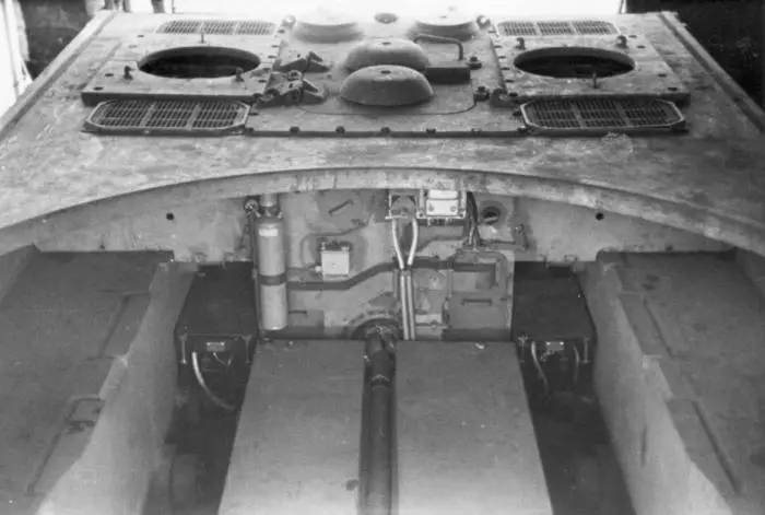 मोटर डिब्बे यो स्पष्ट रूपमा सूचित गरिएको छ कि ट्या tank ्क सम्मेलन उल्लेखनीय रूपमा उन्नत छ - सयौं अधिक | सैन्य ऐतिहासिक पोर्टल वारप्रूट