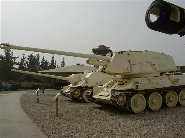 BS-3 tabancalı tank T-34-100