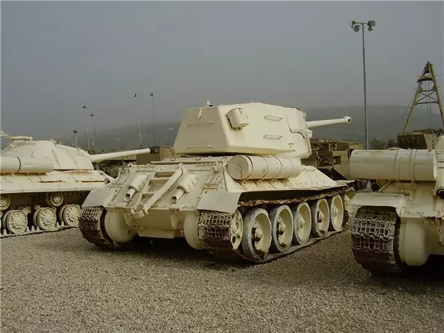 Tank T-34-100 BS-3 silahı ilə