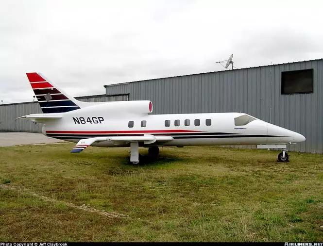 Abasangirangendo batagiye ubusa. Gulfstream G-550 Umunyamerika Peregrine na we