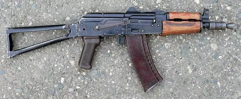 AVTOMAT KALASHNIKOV AKS74U.