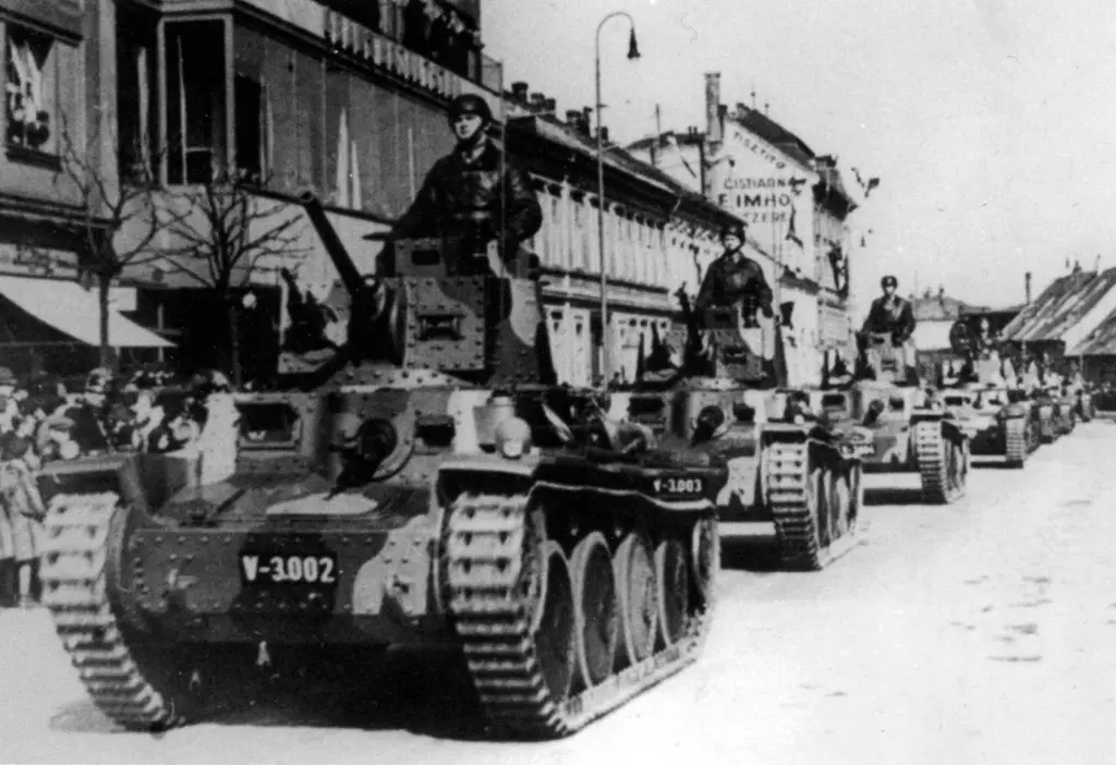 Slovak tenks op die parade. Martin, 14 Maart 1941. Hoe kan jy sien, daar is geen handreling antennas