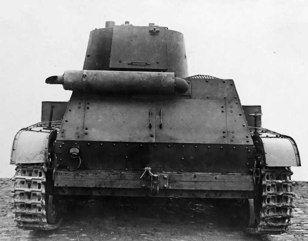 齒輪傳動組7tp戰車的方案。在蘇聯引腳，坦克被稱為“維克斯波蘭”