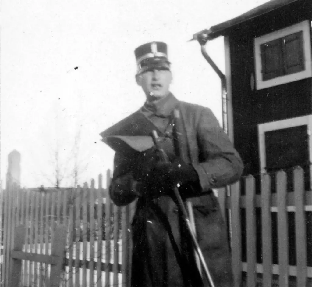 Captain Yesty Bratut, í desember 1930, 1931, hélt hann framkvæmdastjórninni sem heimsótti Þýskaland til að kaupa skriðdreka